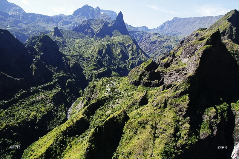 Forte pluie: fermeture du sentier Canalisation des Orangers à Mafate ...